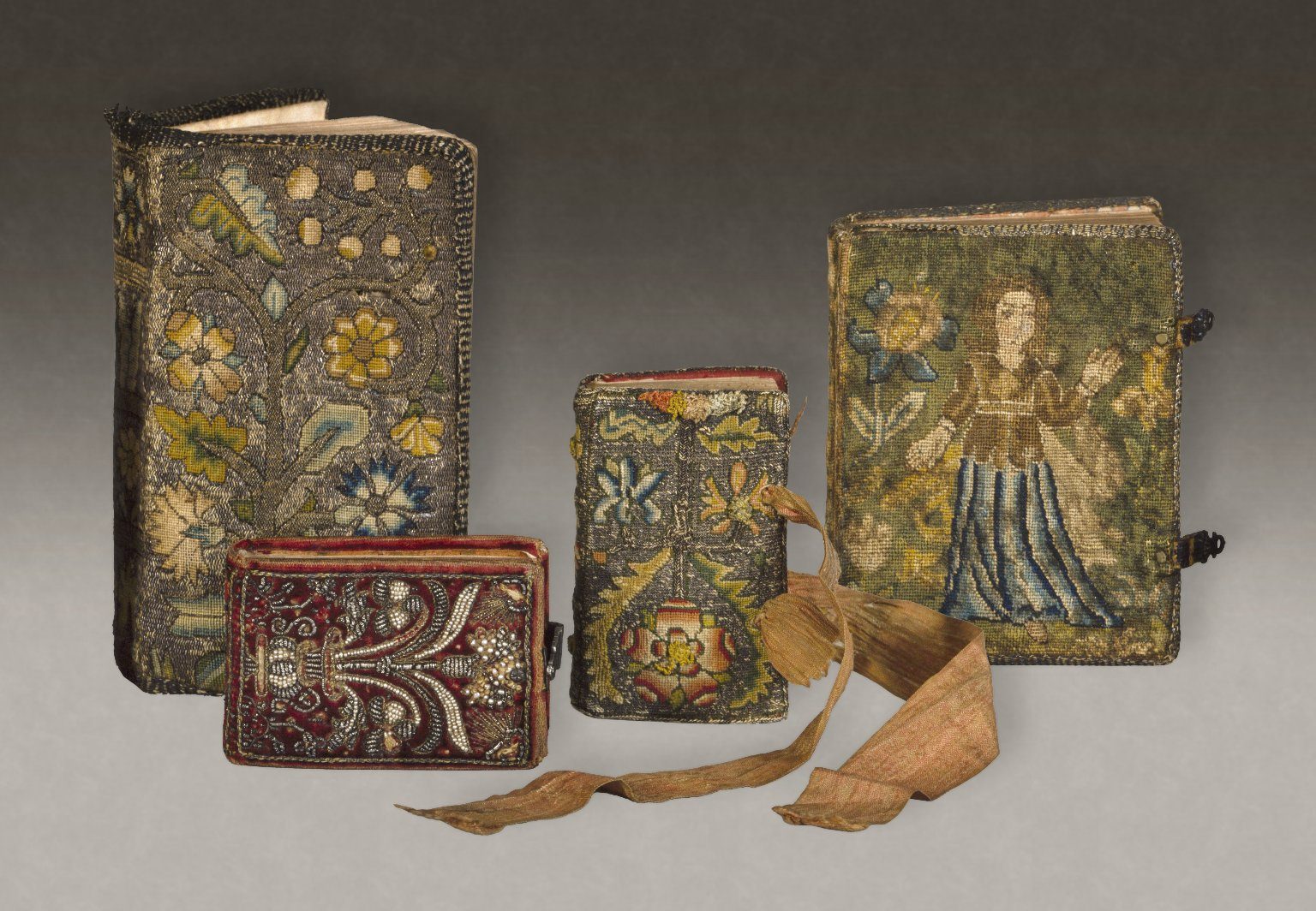 Embroidering the crown: Needlework in the English royal court | Folger ...