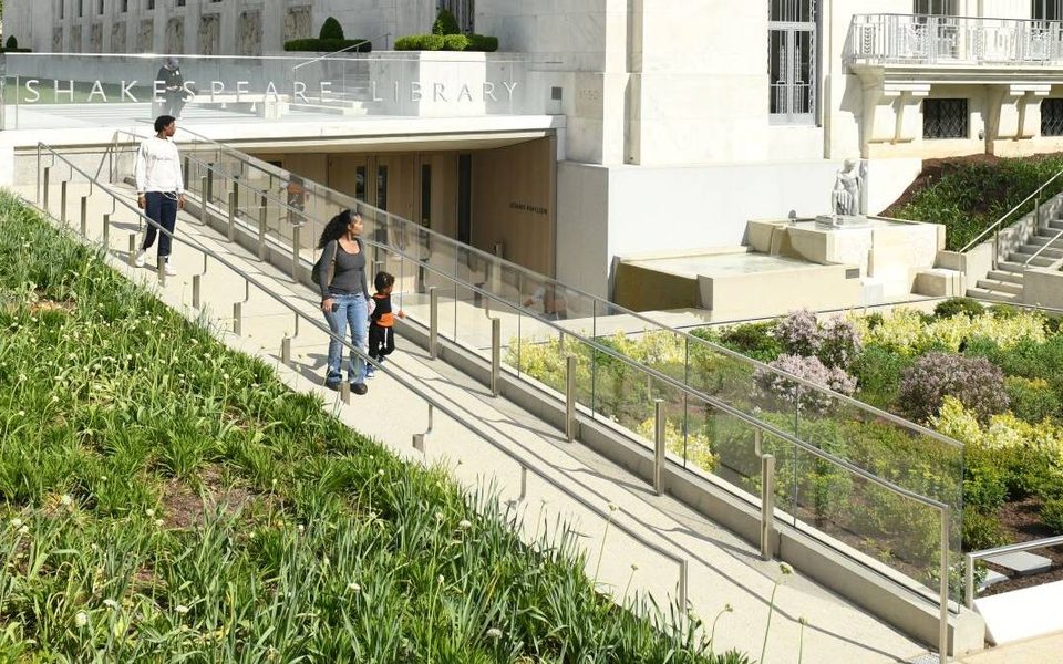 Fred Wilson's Reflection of Past and Present Draws in Visitors | Folger ...