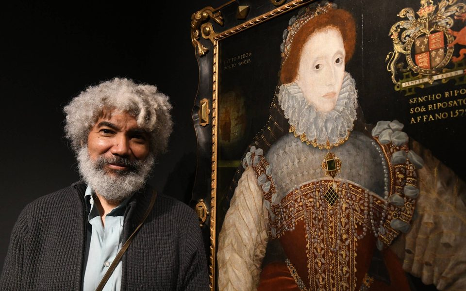 Fred Wilson's Reflection of Past and Present Draws in Visitors | Folger ...
